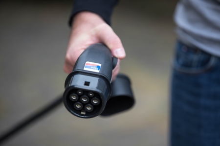 SMA EV Charger mobilizes surplus PV power and relieves the utility grid ...