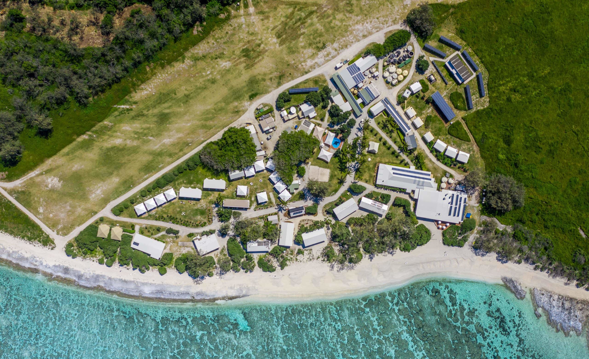 Lady Elliot Island Resort: PV behind beautiful eco-tourism in ...